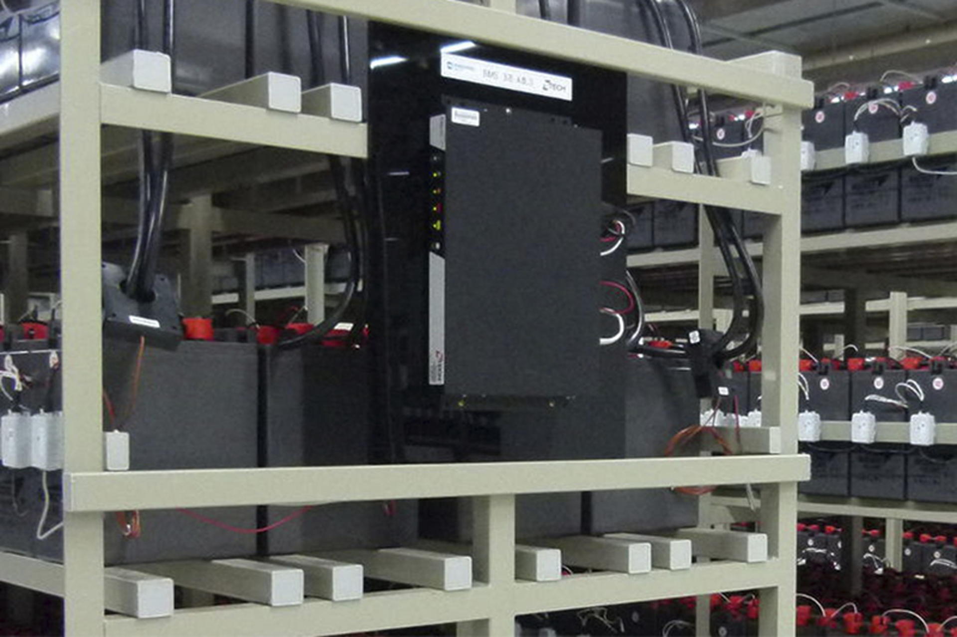 Maintain power flow with UPS systems | P.I. Process Instrumentation