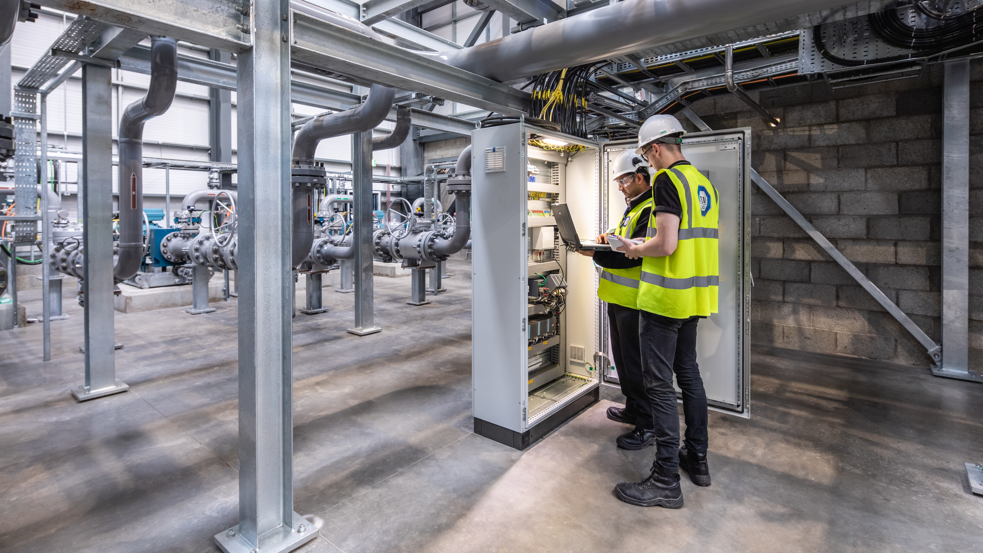 Using machine learning techniques to improve accurate flow meter ...